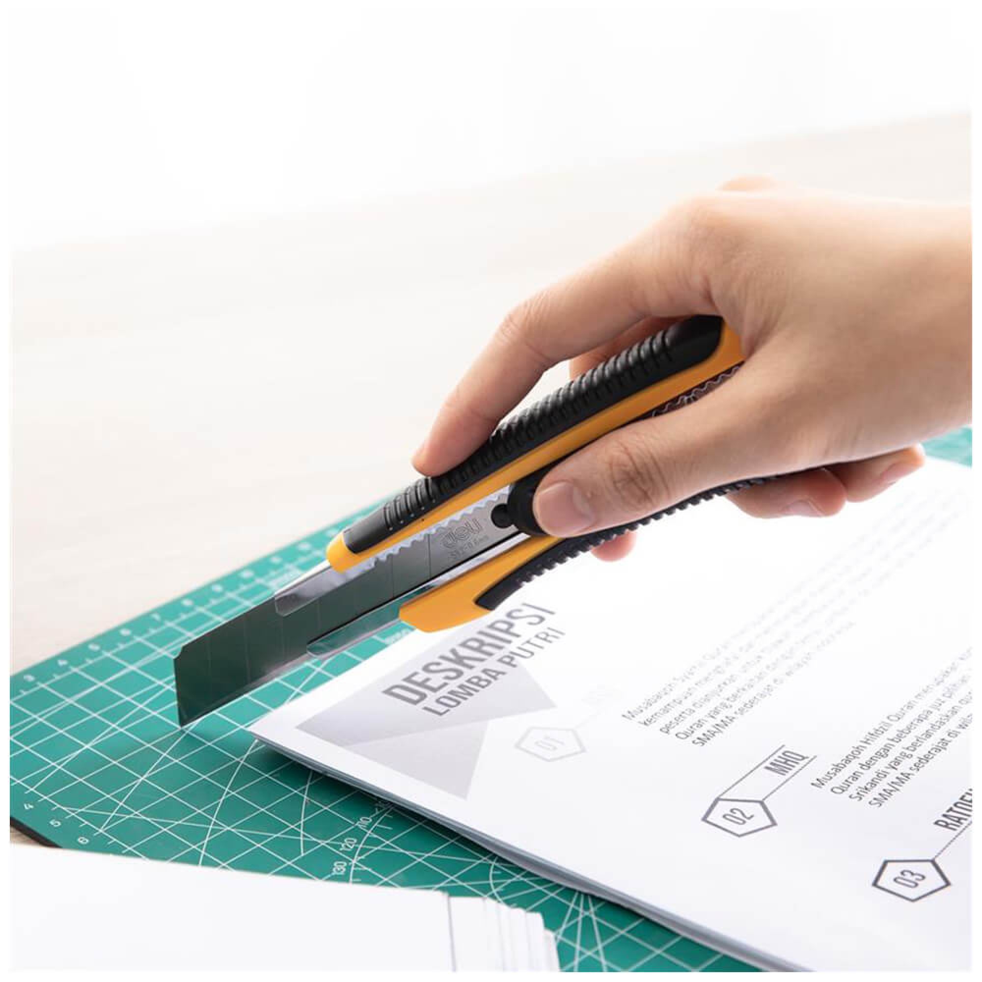 Cutter mare 18 mm, grip cauciuc DELI Expect SK2 2064 | Office Direct